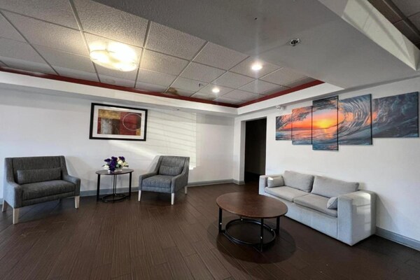 Suite - King Bed Non - Smoking - Hampton, GA