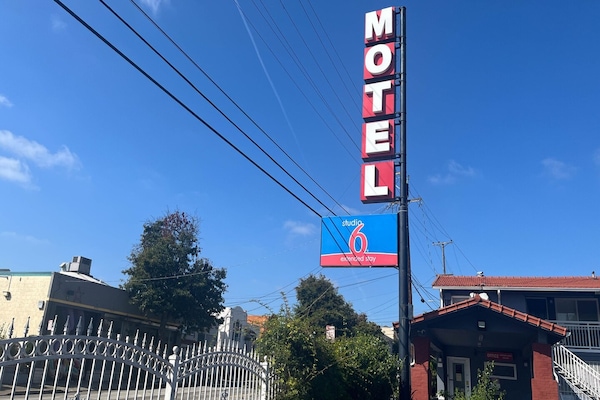 1 King Bed | Non-smoking, Micfridge - サン・レアンドロ, CA