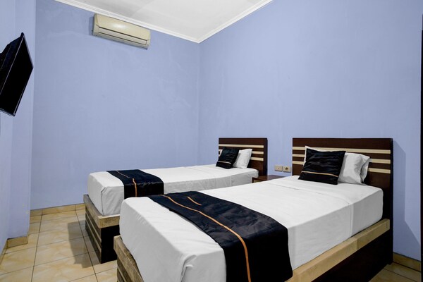 Twin Comfort Near Pahoman Stadium - Bandar Lampung