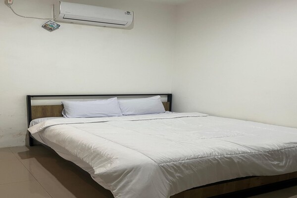 Deluxe Double Near Cihampelas Walk - Bandung