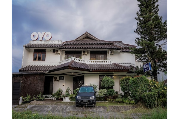 Suite Twin Near Pantai Padang - Padang