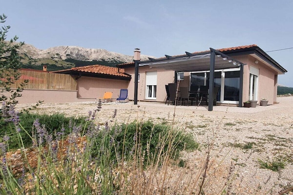 300802 - Baška
