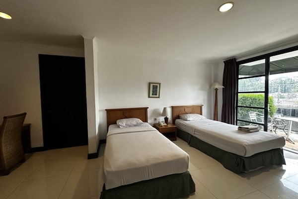 Casa D'ladera Bandung Standard Twin - Bandung