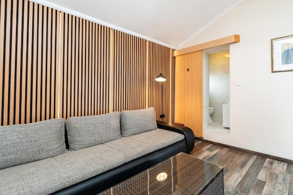 Bračić Premium Apartments With Outdoor Pool And Sauna - One Bedroom Apartment With Balcony - Sukošan